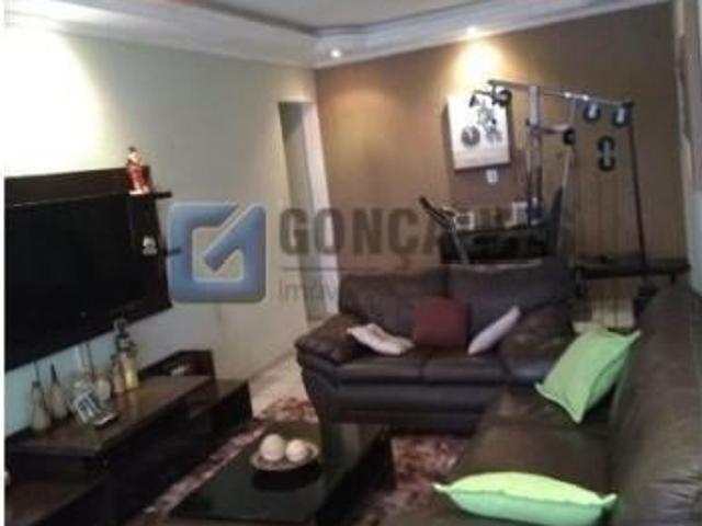 Sobrado à venda em Vila Suíça, Santo André – 3 quartos, 1 suíte, quintal e churrasqueira