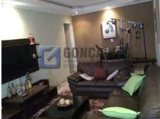 Sobrado à venda em Vila Suíça, Santo André – 3 quartos, 1 suíte, quintal e churrasqueira
