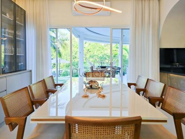 Sobrado à venda em Vinhedo, Observatório, com 4 suítes, com 356.15 m², Residenci