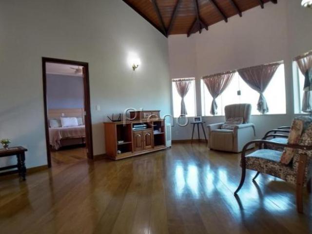 Sobrado à venda em Vinhedo, Santa Cândida, com 3 suítes, com 300 m², Residencial Vila Hipica I
