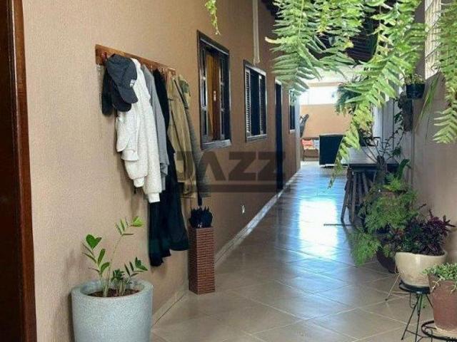 Sobrado à venda em Vista Linda, São José dos Campos/SP com 3 quartos sendo 2 suítes