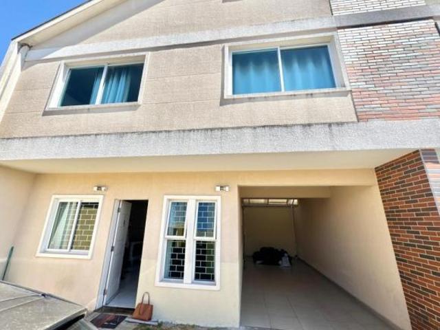 Sobrado à venda, Fanny, com 131,36 m² privativos. CURITIBA PR