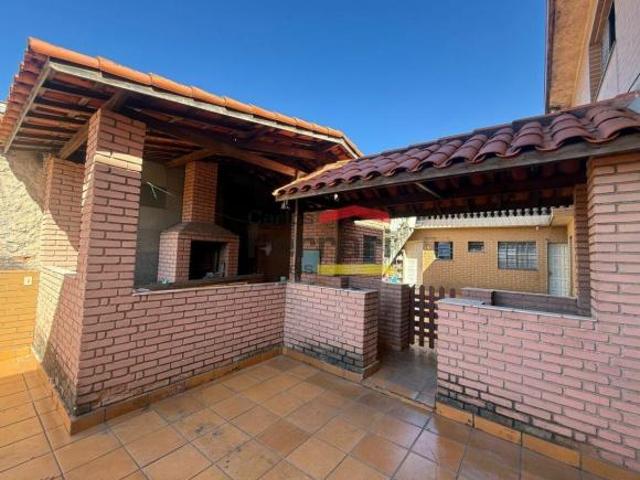 Sobrado à venda! Imóvel com excelente potencial para investimento e geração de renda