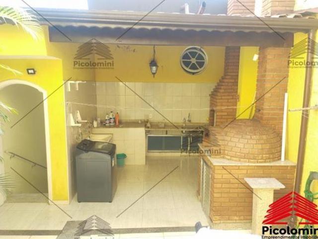 Sobrado à venda Jaçanã! 4 quartos, 2 suítes, sala ampla, sacada 4 banheiros, 2 vagas, quintal com fo