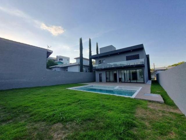 Sobrado á venda ou locação em Atibaia