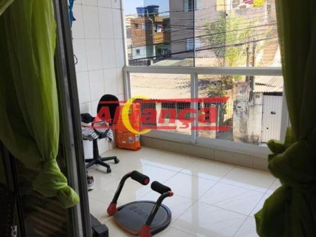 SOBRADO A VENDA LOCALIZADO EM CUMBICA