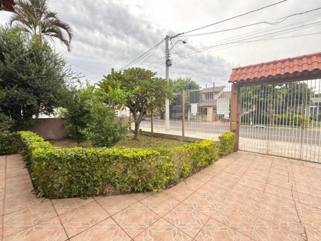 Sobrado à venda mobiliado de 4 quartos sendo 2 suítes, em Canoas