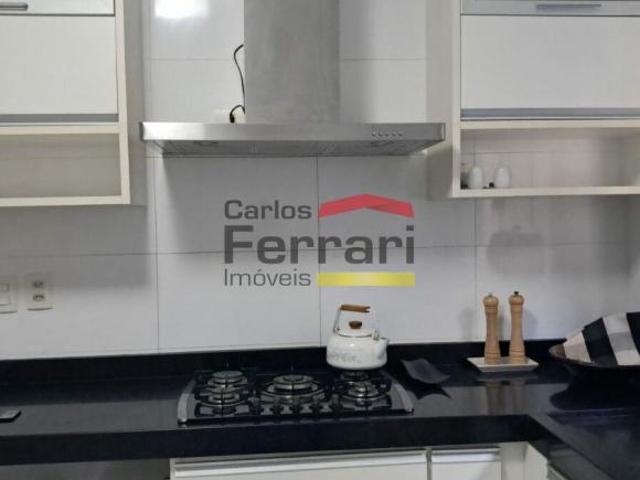 Sobrado à venda n a Água Fria, 4 suítes, 6 vagas de garagem, 283 m2, dependência empregada