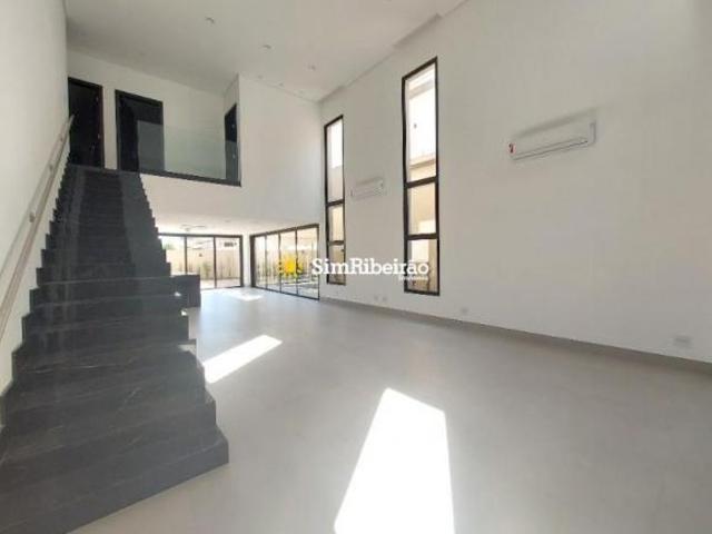 Sobrado a venda no Colina do Golfe. Bairro Vila do Golf