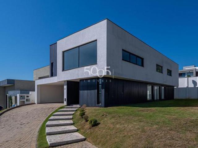 Sobrado à venda no condomínio Alphaville Esplanada 4 com 297m² e 4 suítes