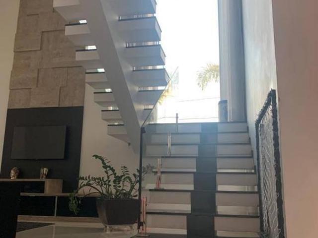 Sobrado à Venda no Condomínio Campos do Conde II Paulínia
