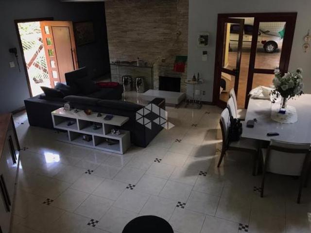 Sobrado a venda no Condominio Imperial na Serra da Cantareira com 04 quartos 3 suítes e 04 vagas