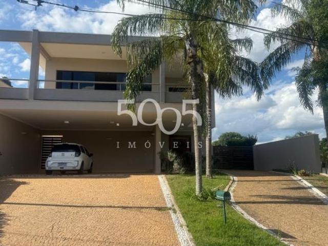 Sobrado à venda no Condomínio Jardim Theodora com 313m² de construção e 3 suítes