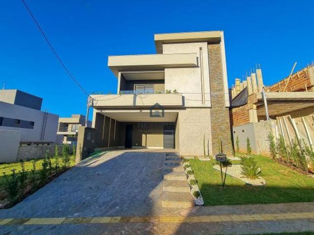 Sobrado á venda no Condomínio Jardins Capri, Área Total 275m2 e Área Construída 228m2