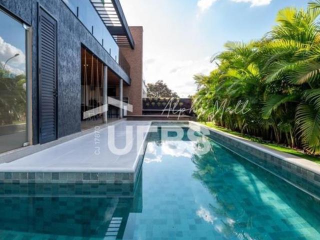 Sobrado à Venda no Condomínio Portal do Sol Green – Esquina, Projeto Exclusivo e 4 Suítes Plenas