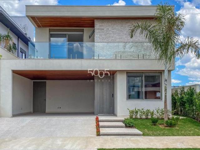 Sobrado à venda no Condomínio Saint Paul com 342,16m² e 4 suítes