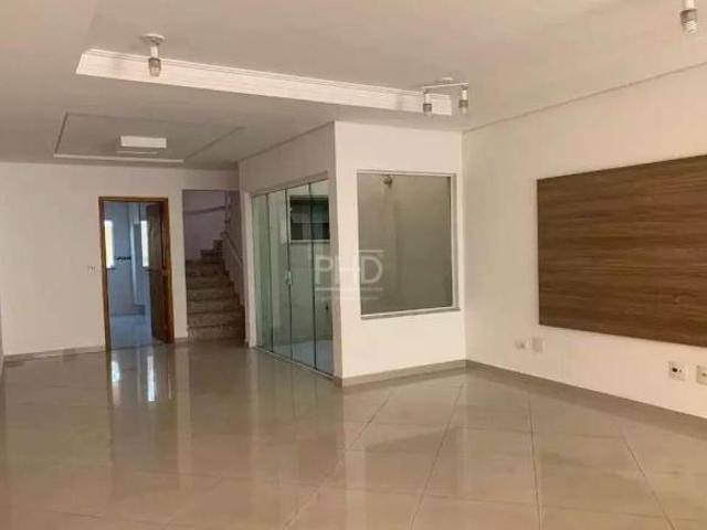 Sobrado à venda no coração de São Bernardo — 3 suítes, 187 m², espaço gourmet e 4 vagas