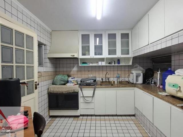 Sobrado à Venda no Cambuci SP: 4 Quartos, 180m².
