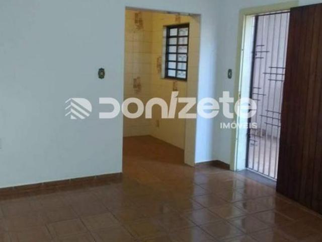 Sobrado à venda no Campestre, Santo André | 2 quartos, 2 vagas, financiamento aceito
