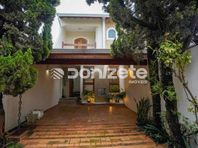 Sobrado à venda no Campestre, Santo André – 3 suítes, 3 vagas e financiamento aceito