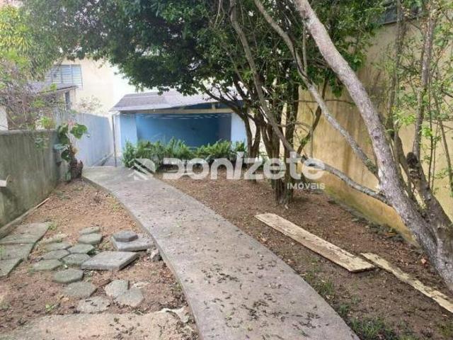 Sobrado à venda no Campestre, Santo André – 3 quartos, 2 vagas, financiamento disponível