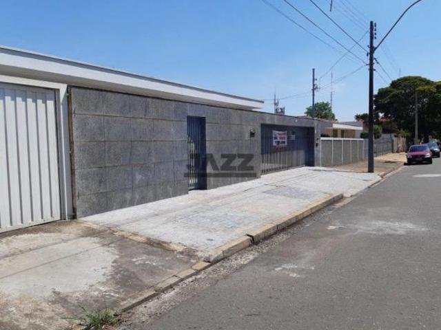 Sobrado à Venda no Centro de Barão Geraldo em Campinas com 4 Dormitórios, 2 Suítes, Piscina e Churra