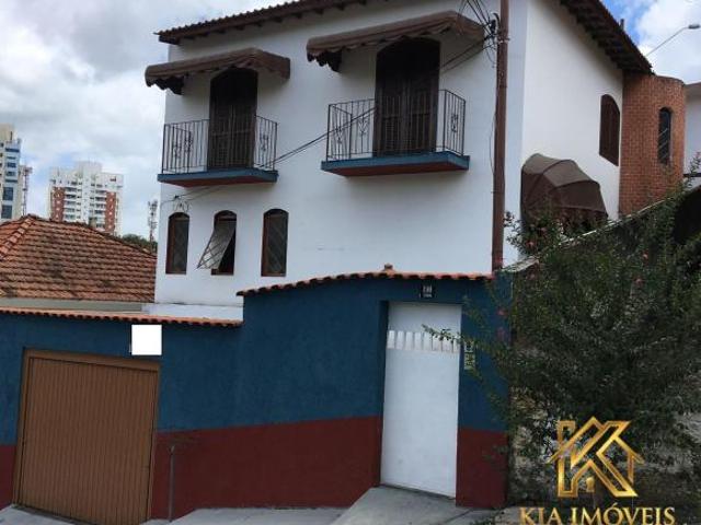 Sobrado à Venda no Centro de Barueri | 3 Dormitórios | 4 Vagas | Excelente Localização