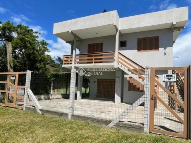 Sobrado à Venda no Centro de Imbé