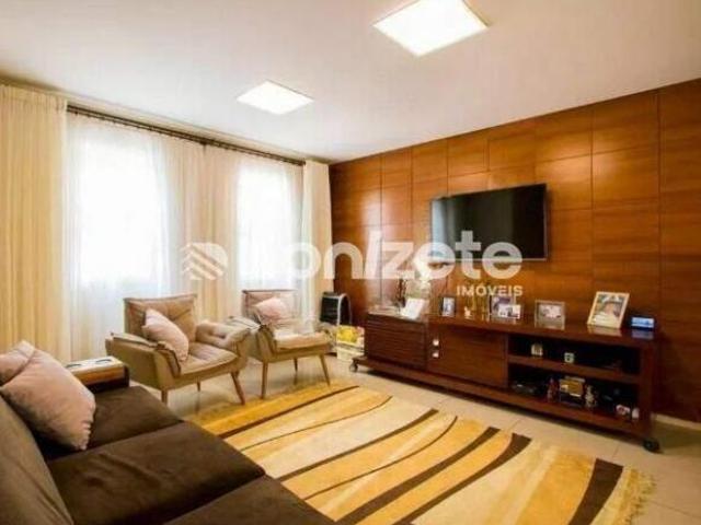 Sobrado à venda no Centro de Santo André | 3 dorms, suíte, escritório e 5 vagas