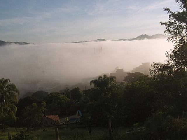 Sobrado a venda no Centro LINDOIA 3 Dorms