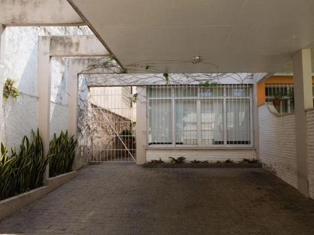 Sobrado à Venda no City América – Conforto, Espaço e Sofisticação Localização privilegiada