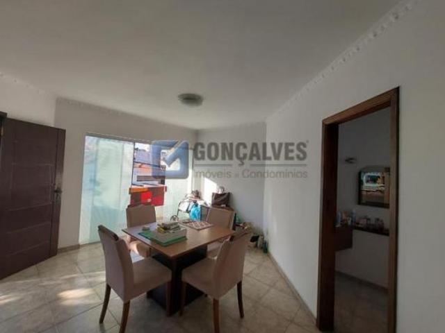 Sobrado à venda no Anchieta, São Bernardo do Campo – 3 quartos, 4 vagas