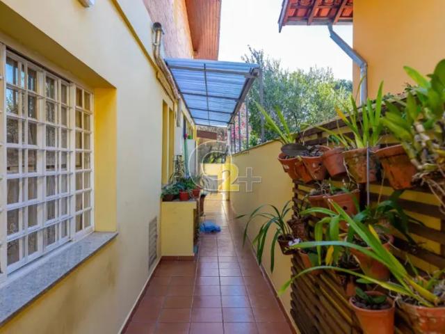 Sobrado a venda no Alto de Pinheiros 4 quartos 2 suites 2 vagas