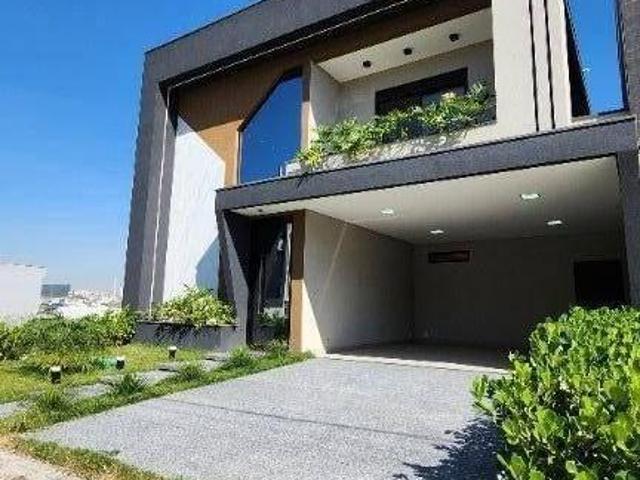 Sobrado à venda no Altos de Santana I Jacareí/SP com 258 m²