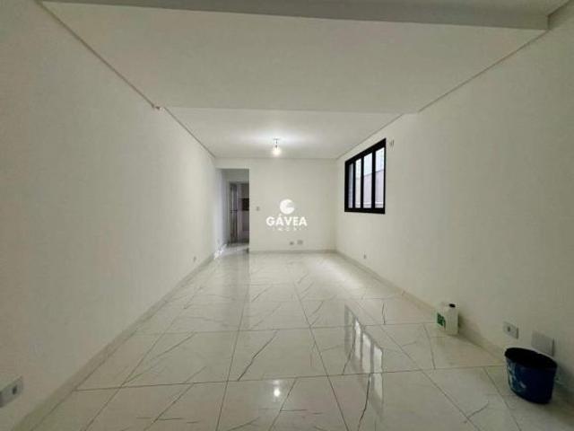 Sobrado à venda no Boqueirão em Santos