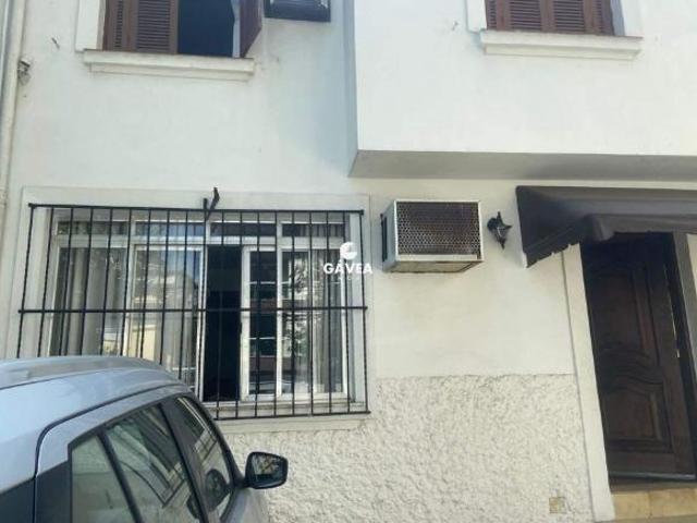 Sobrado à venda no Boqueirão em Santos