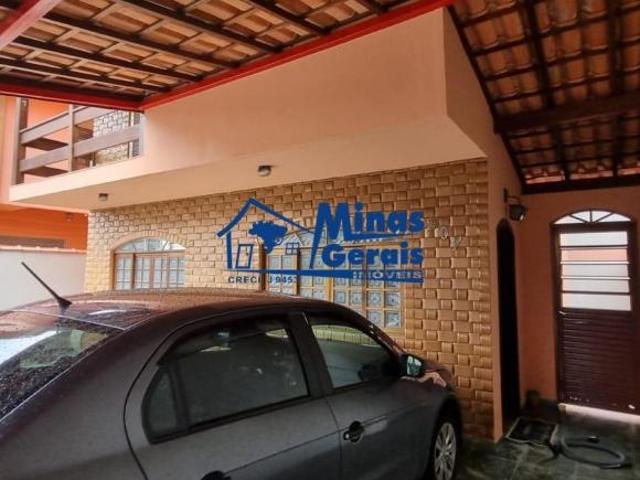 Sobrado à Venda no Bosque dos Eucaliptos 3 Dorms, Suíte e Salão de Festas