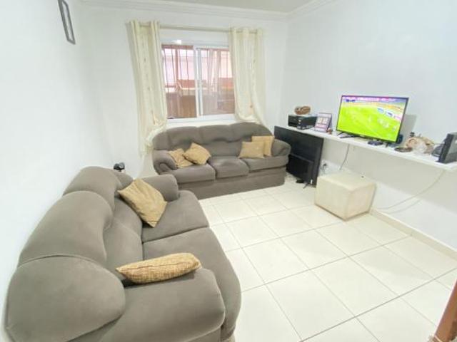 Sobrado à venda no bairro Maracanã em Praia Grande/SP