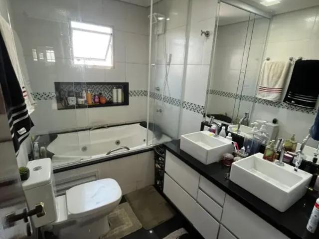 Sobrado à Venda no Bairro Olímpico em São Caetano do Sul – 3 Dorms 1 Suíte, 225 m², Energia Solar
