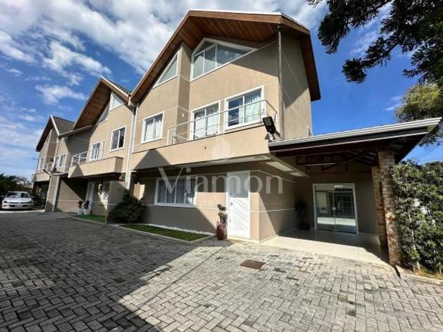 Sobrado à venda no bairro Orleans em Curitiba