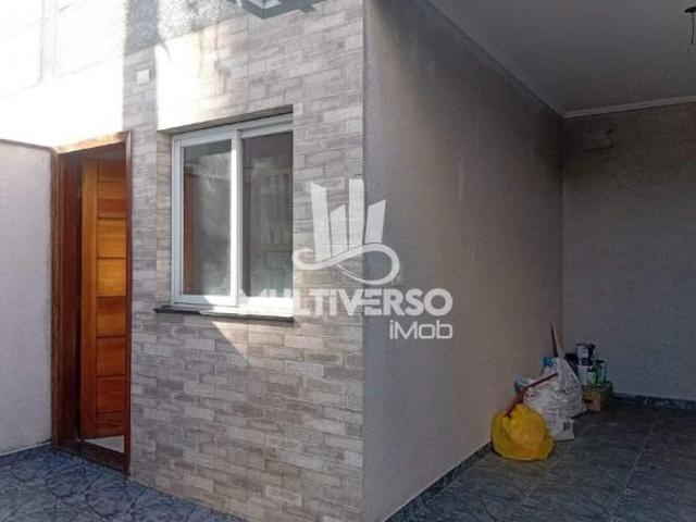 Sobrado à venda no Bairro Aviação Praia Grande — 3 dorms, varanda gourmet e quintal