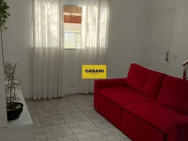 Sobrado à venda no bairro Alves Dias com 2 dormitórios e 2 vagas de garagem em São Bernardo do Campo