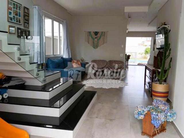 Sobrado à venda no bairro Balneário Junara em Matinhos/PR