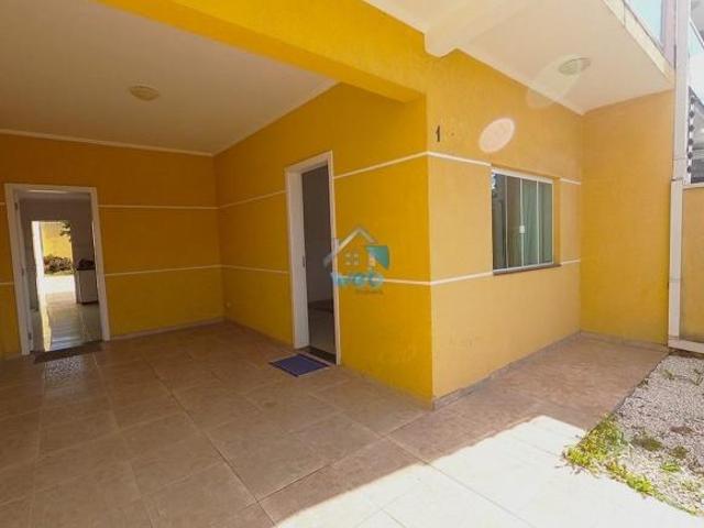 Sobrado à venda no bairro Cajuru, com amplo terreno nos fundos, 03 quartos sendo uma suíte, podendo