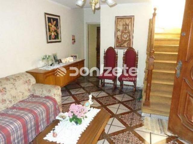 Sobrado à venda no bairro Campestre, em Santo André