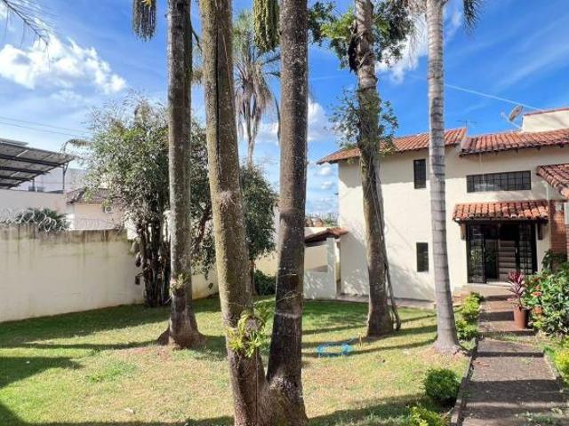 Sobrado à venda no bairro cidade jardim Uberlândia MG
