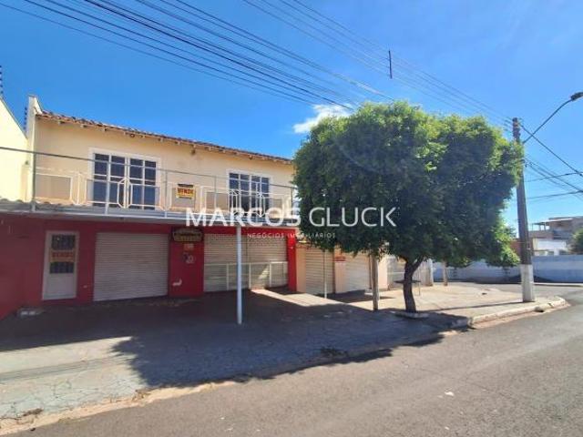 Sobrado à venda no bairro Conjunto Parigot de Souza 3 Londrina/PR, Norte