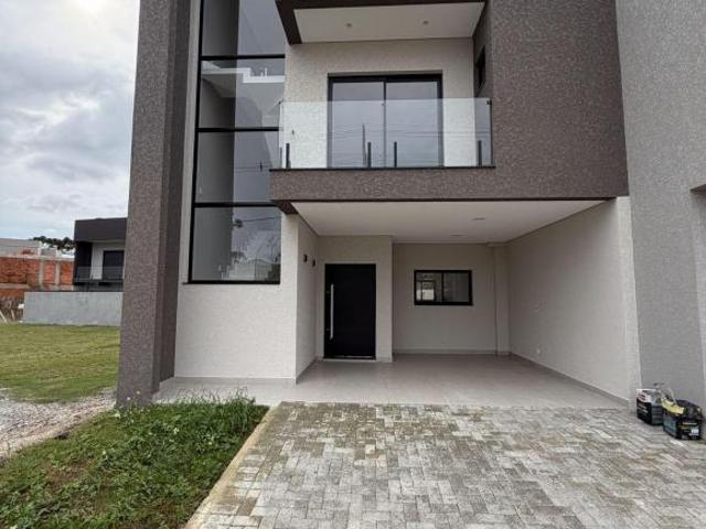 Sobrado à venda no bairro Costeira São José dos Pinhais/PR
