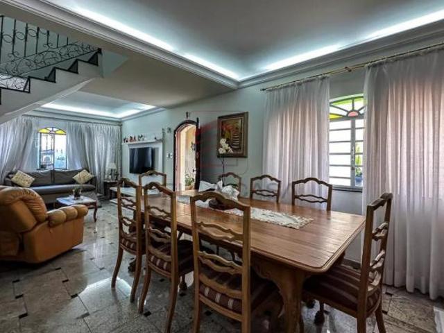 Sobrado a venda no Bairro da mooca com 4 quartos