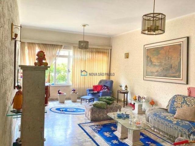 Sobrado a venda no bairro da Aclimação com 3 dormitórios